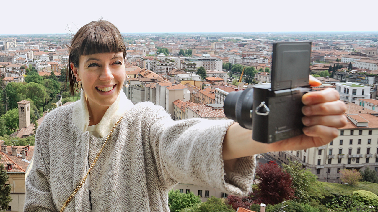 Panasonic Lumix GX880: la mirrorless compatta da selfie | Fotografi ...